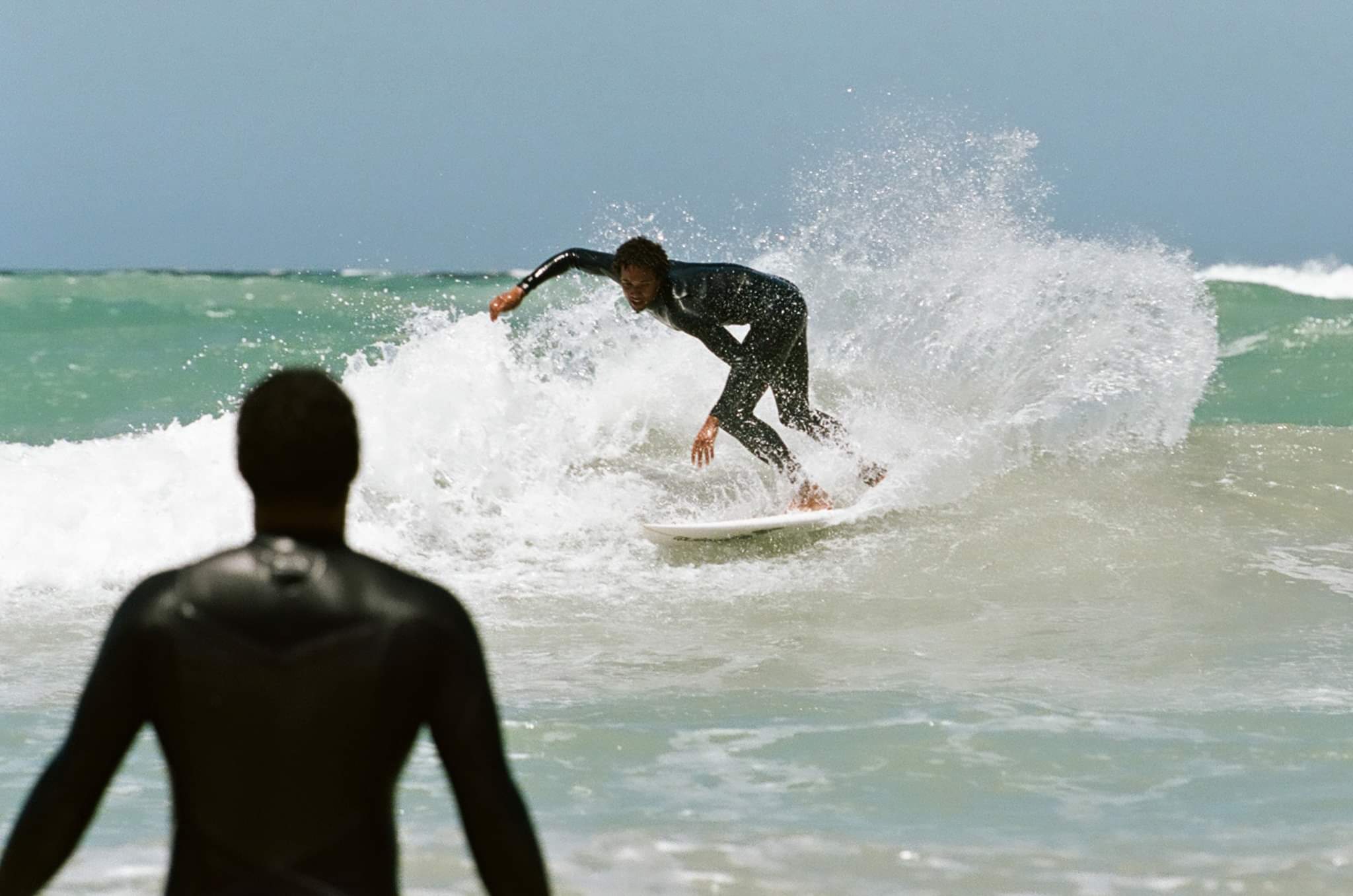 Waves for Change, el surf como alternativa a las calles — Atlas of the ...